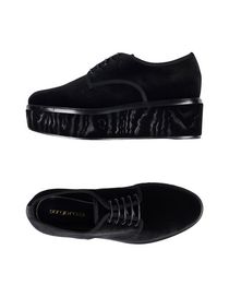 Stringate donna: scarpe stringate basse e alte, con tacco o senza tacco ...